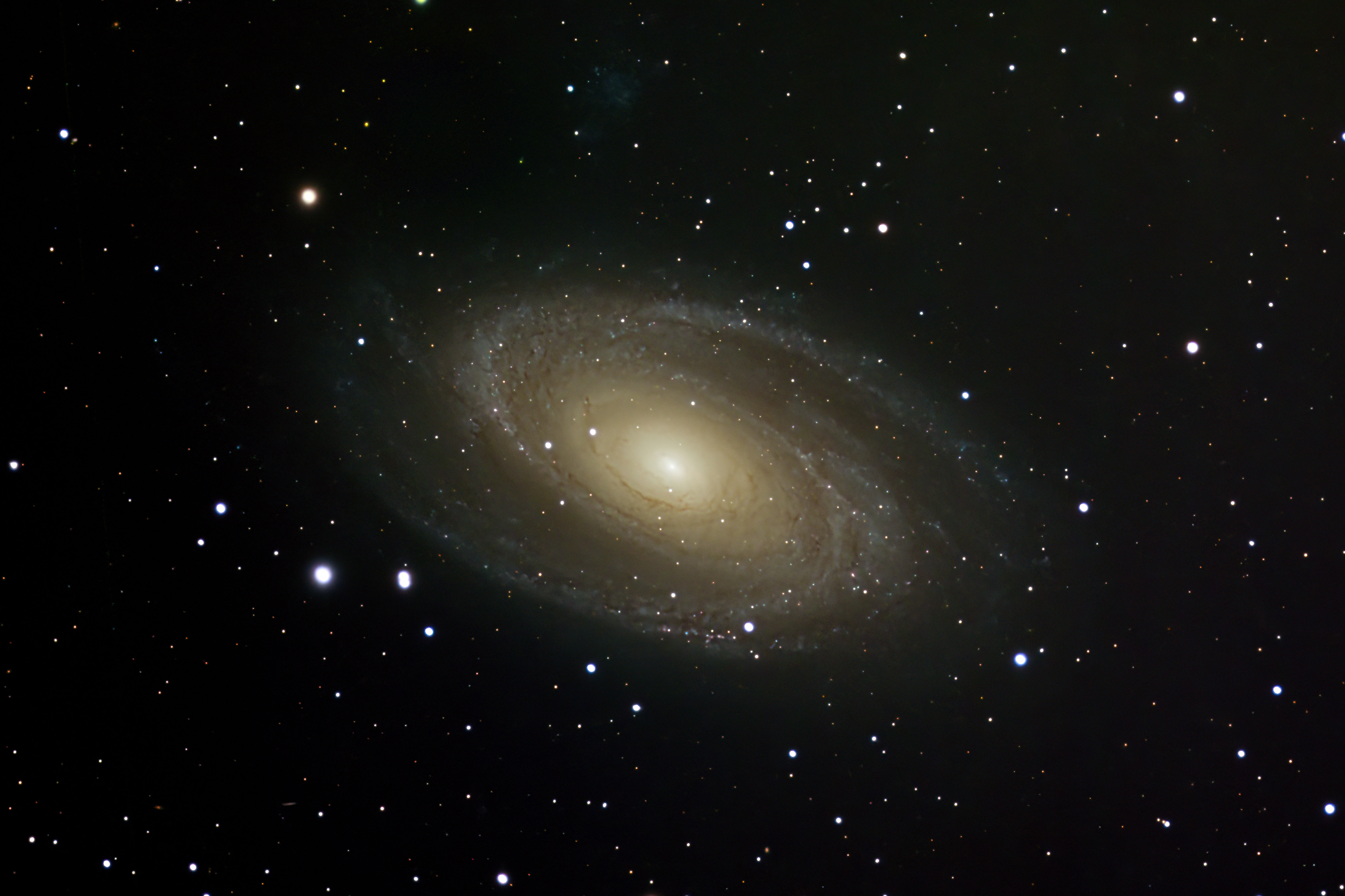 M81 and M82 galaxies astrophoto through a TEC APO180FL telescope ...
